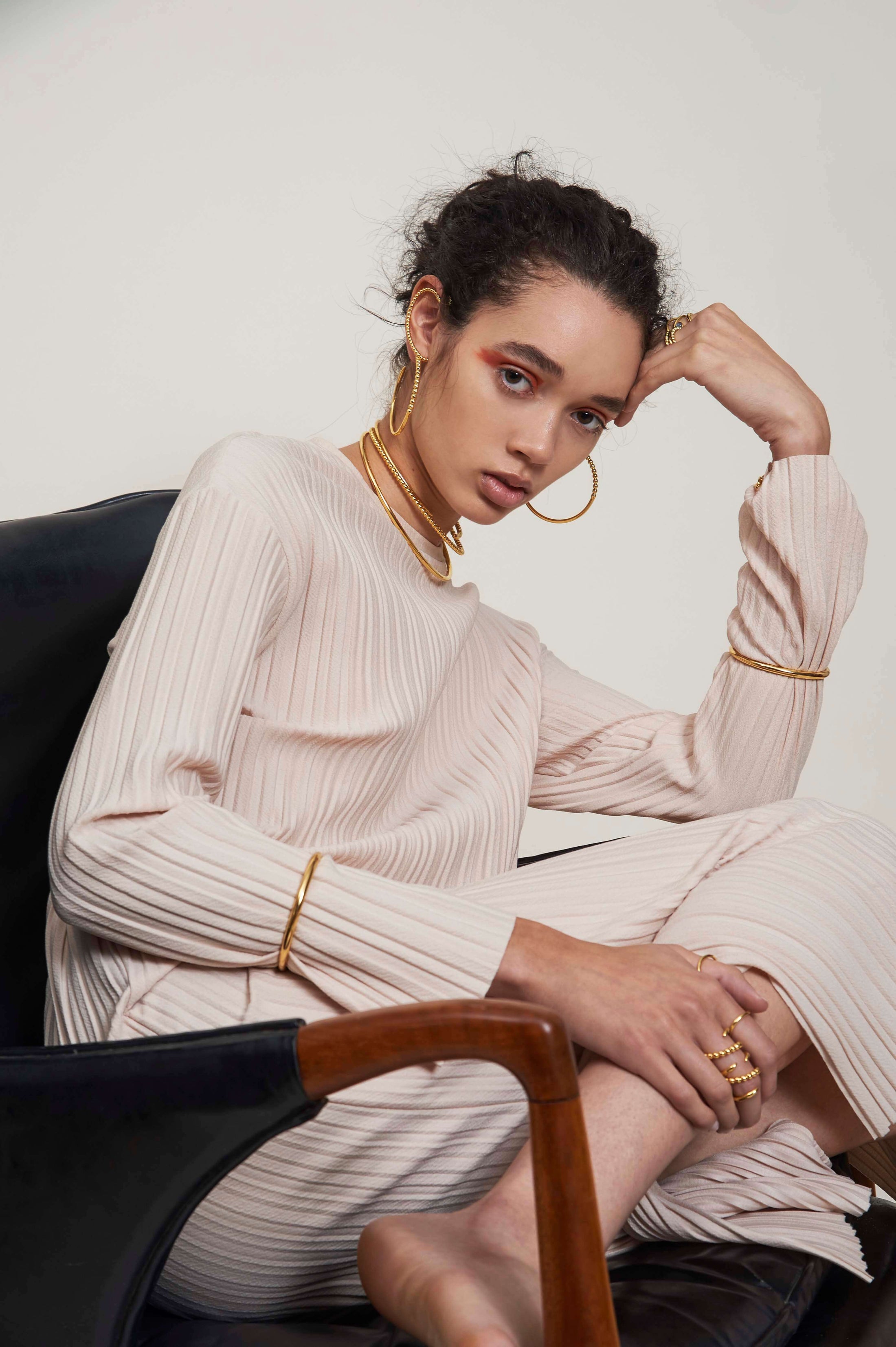 Pearled Contour Collar in Gold