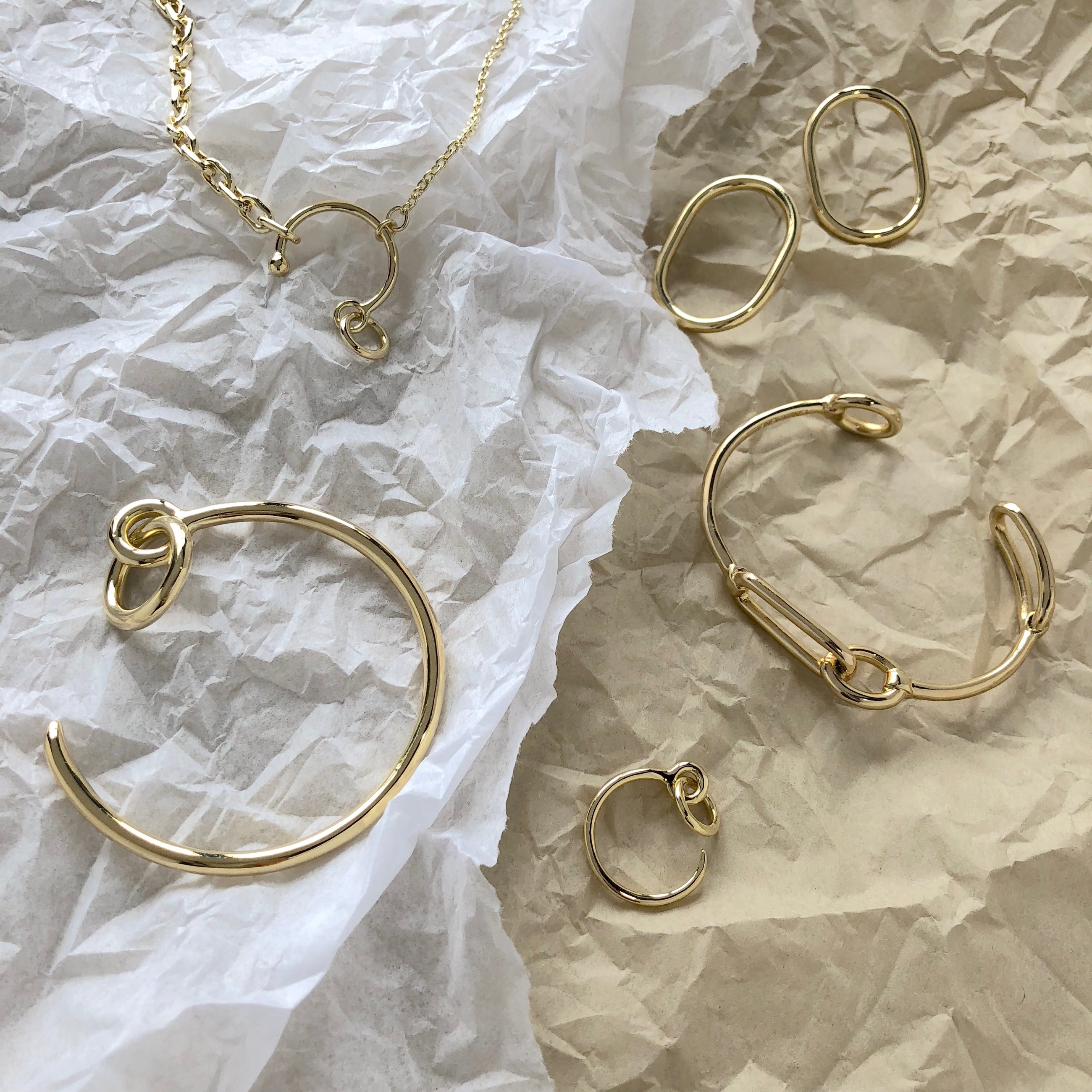 Eyelet Bracelet in Gold